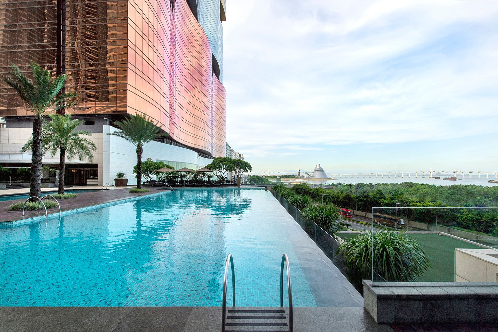 MGM Macau Infinity Pool – 180° Sea Views, Jacuzzi & Luxury Coastal ...